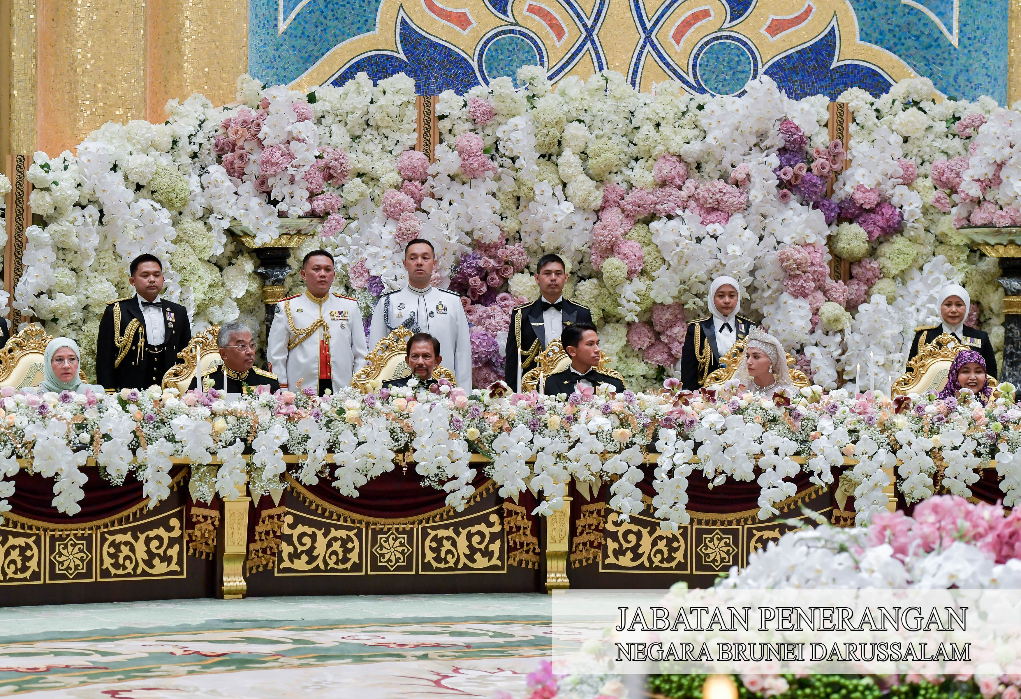 Berita JPM - Bergemerlapan Majlis Persantapan Diraja raikan...